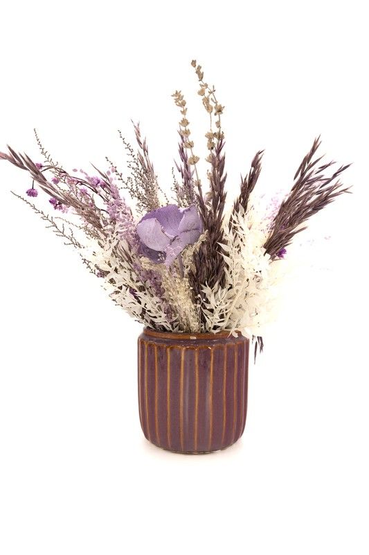 Gran composición floral con flores secas y flores preservadas con en ...