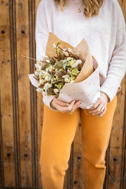 Ramo grande de flores secas en colores naturales, verdes y crema ...